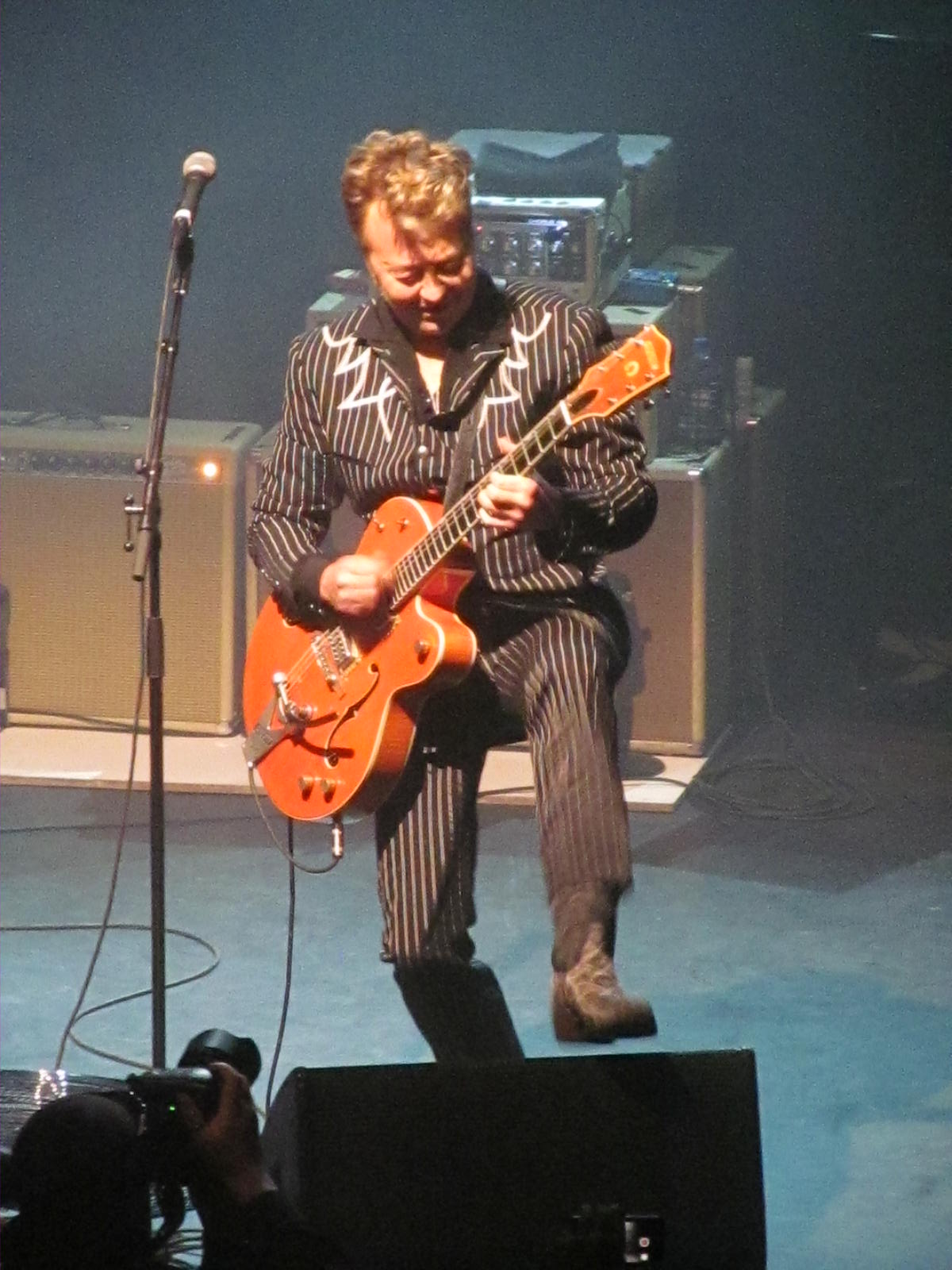 Minty And The Beeb Go Gigging: BRIAN SETZER