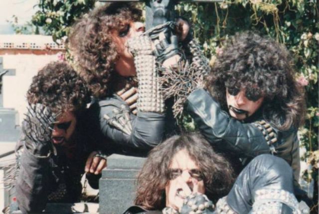 Metalheads, Headbangers: 50 Interesting Snapshots That Capture Heavy ...