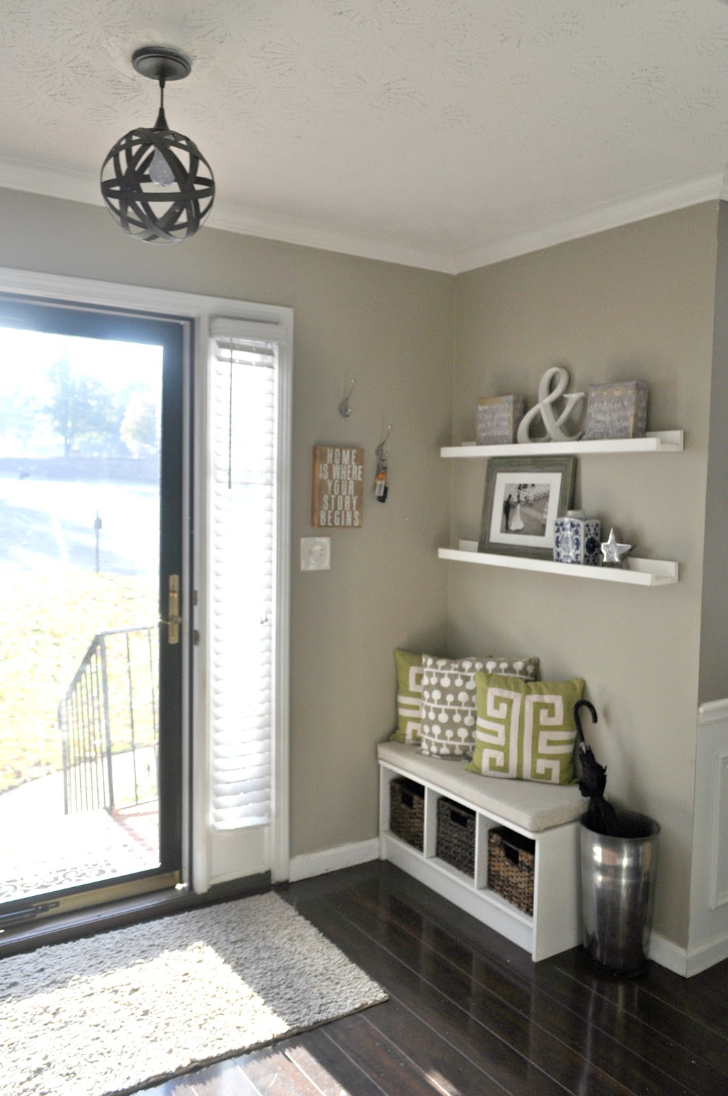 5 Ways to Create a Welcoming and Functional Entryway - Live Pretty on a ...