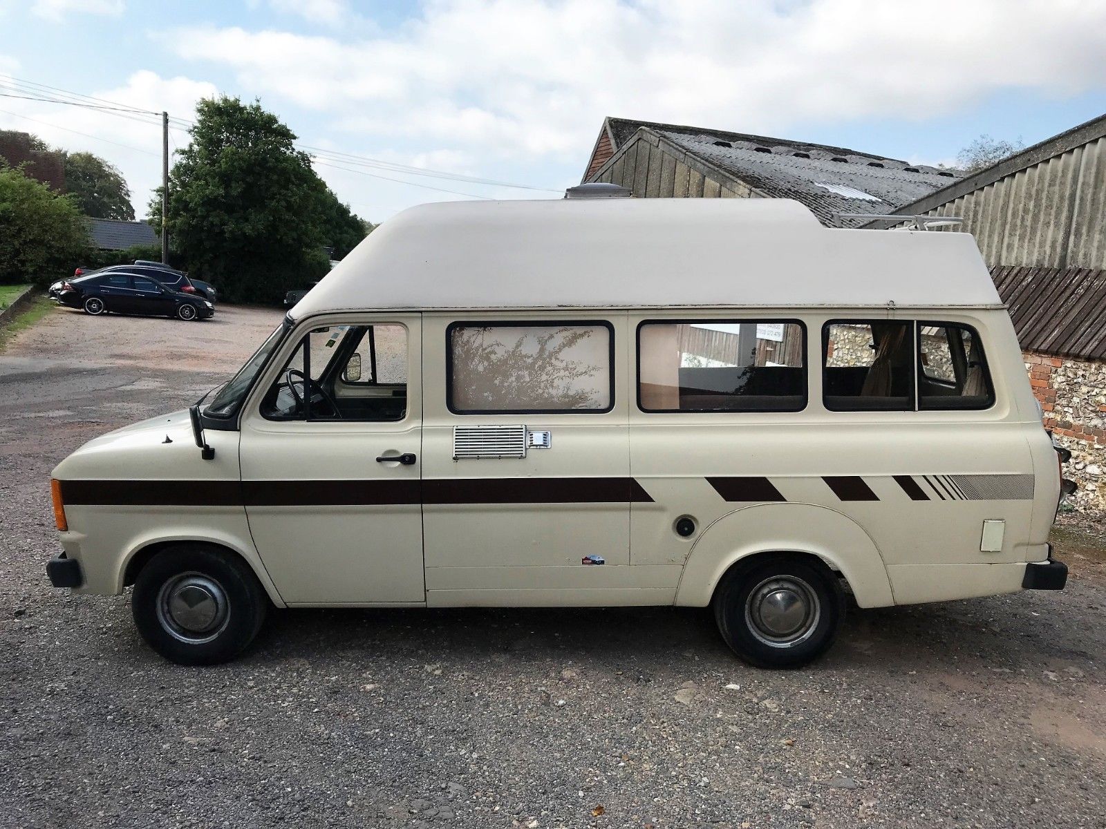 CLASSICS FOR SALE: 1985 FORD TRANSIT MkII 2.0 LITRE LWB CAMPER Left ...