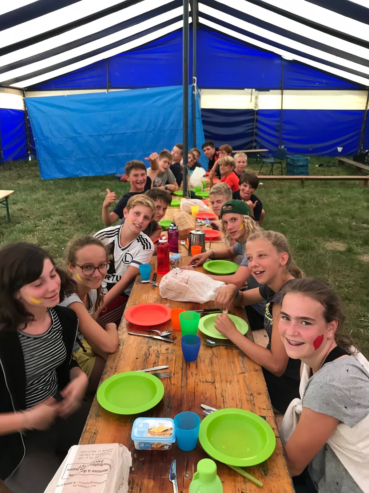 Chiro Eppegem op kamp: EN OF we lekker eten krijgen