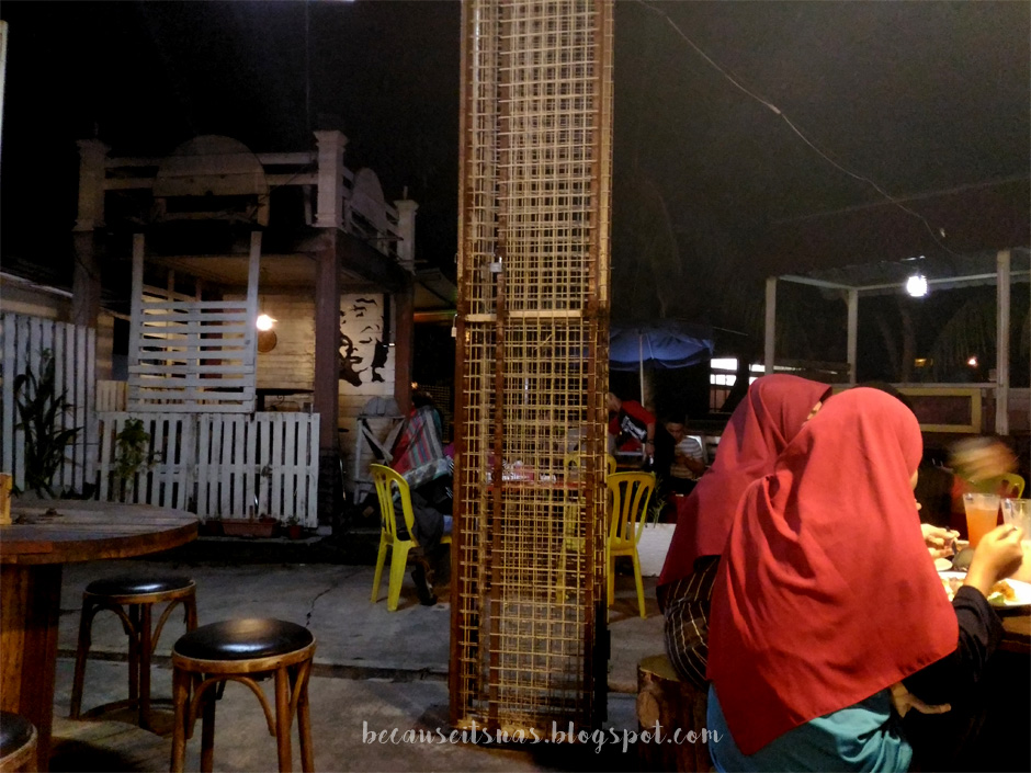 D'Sampan Cafe @ Parit Raja | Misanthrope