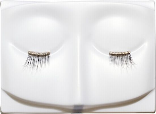 justin bieber car: Luxurious False Eyelashes made from Gold and Diamond