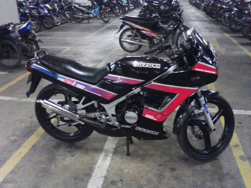 Irvan Zidni's: Kelebihan Motor Suzuki RGR 150