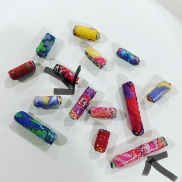 The Bee Lady from Hilltop Farm: How to make your own beads out of magazines