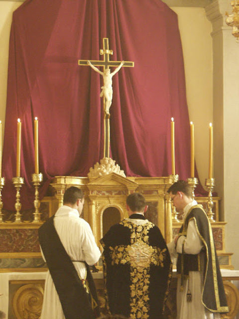 The Rad Trad: Good Friday: Mass of the Pre-Sanctified