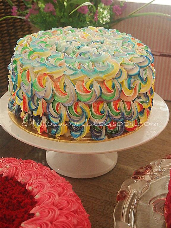Rainbow Cake with Rainbow Buttercream Icings ~ Must Read!