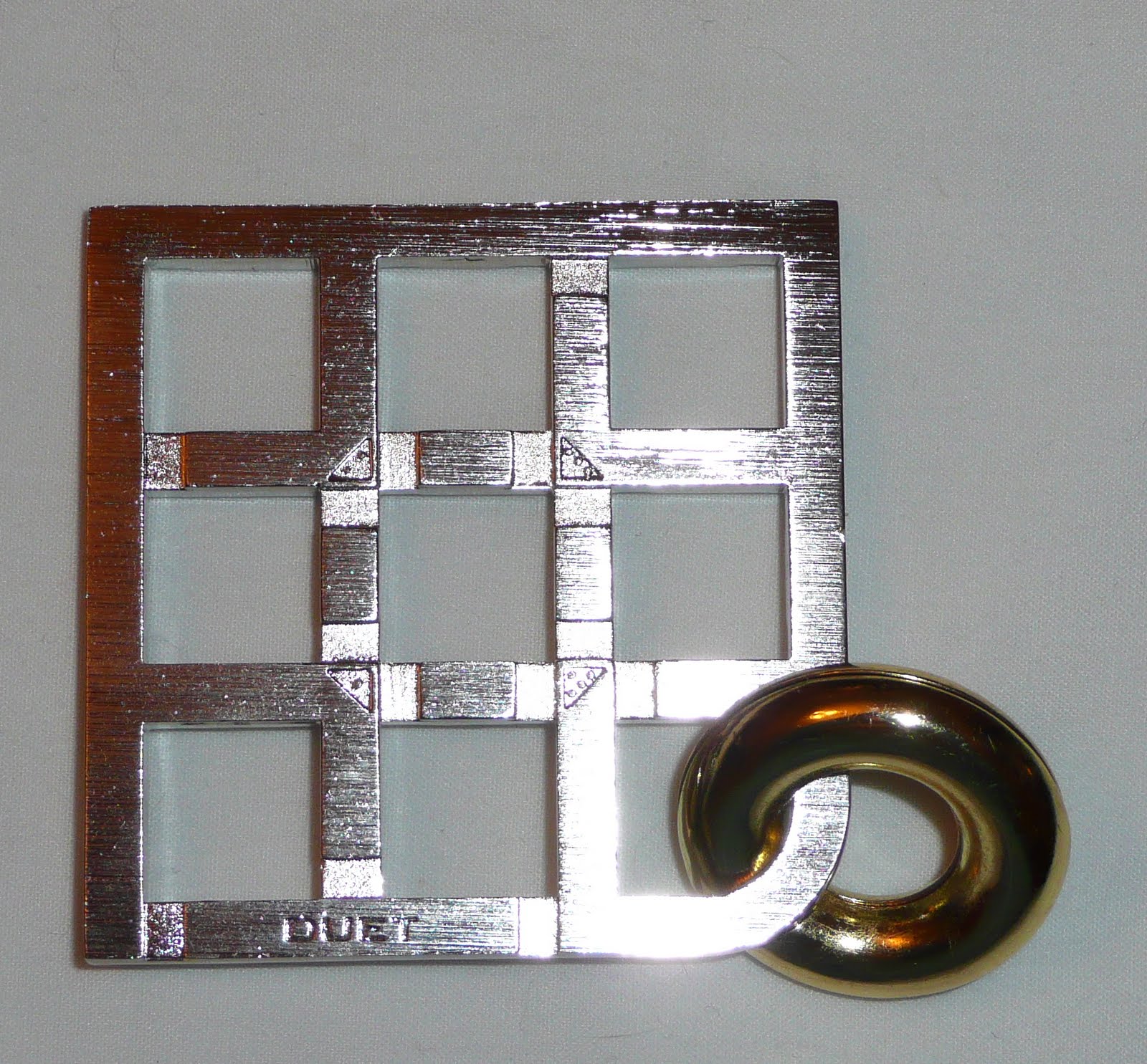 PuzzleMad: Hanayama Cast Duet