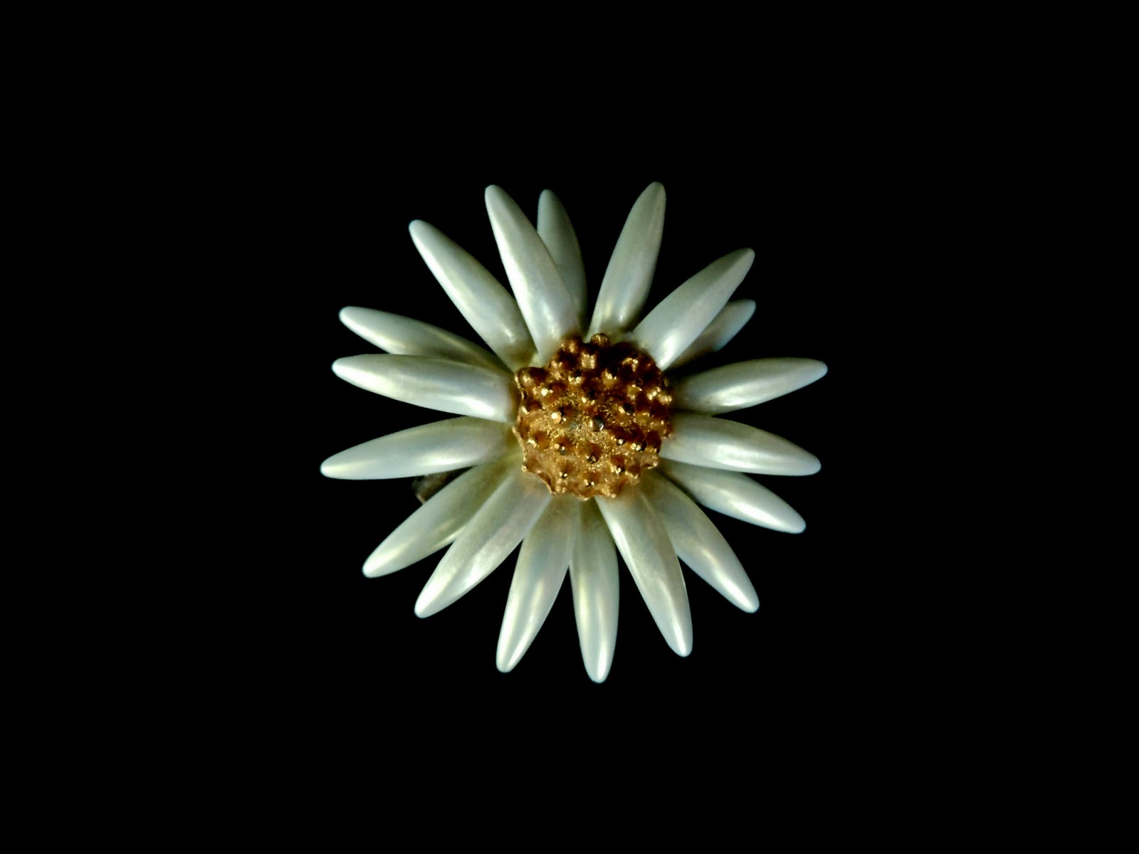 VirgoTraders Jewelry Blog: Vintage Enamel Flower Brooch