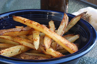 Caitlin's Cooking and More: Baked Garlic-Beer Fries