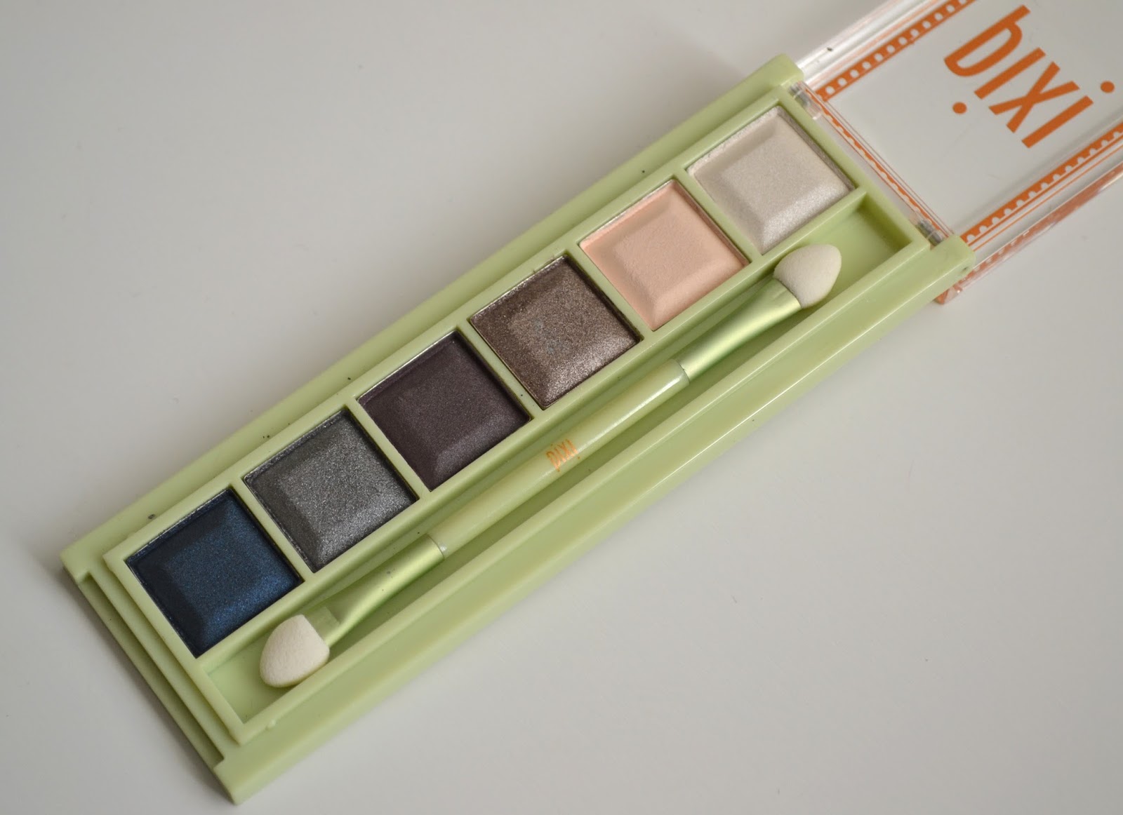 Aquaheart Pixi Beauty Mesmerizing Mineral Palette In Silver Sky