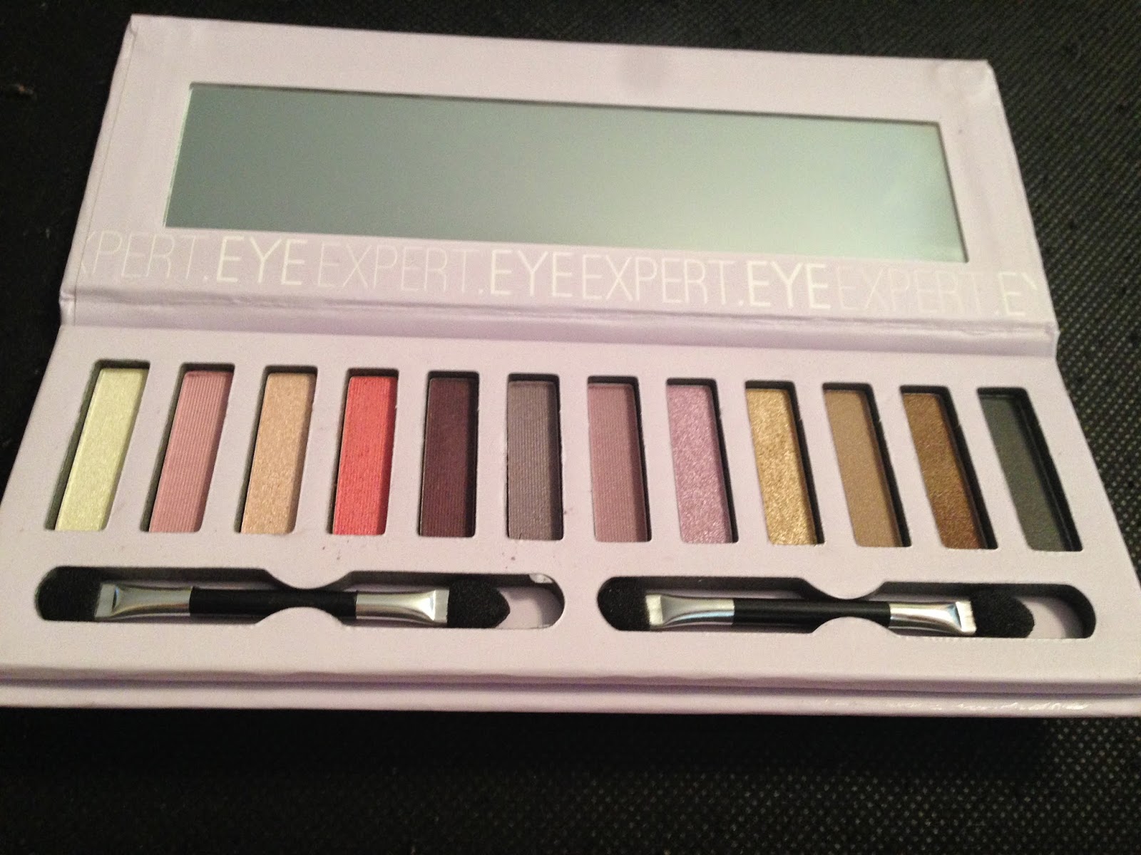 Nerd and the Word: Review: Icing Makeup Palette's