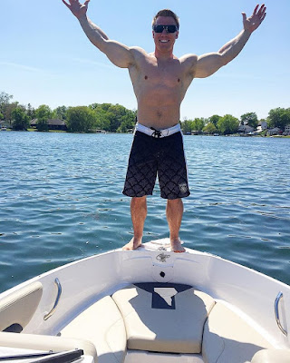 the beauty of male muscle: Kyle (2/3)