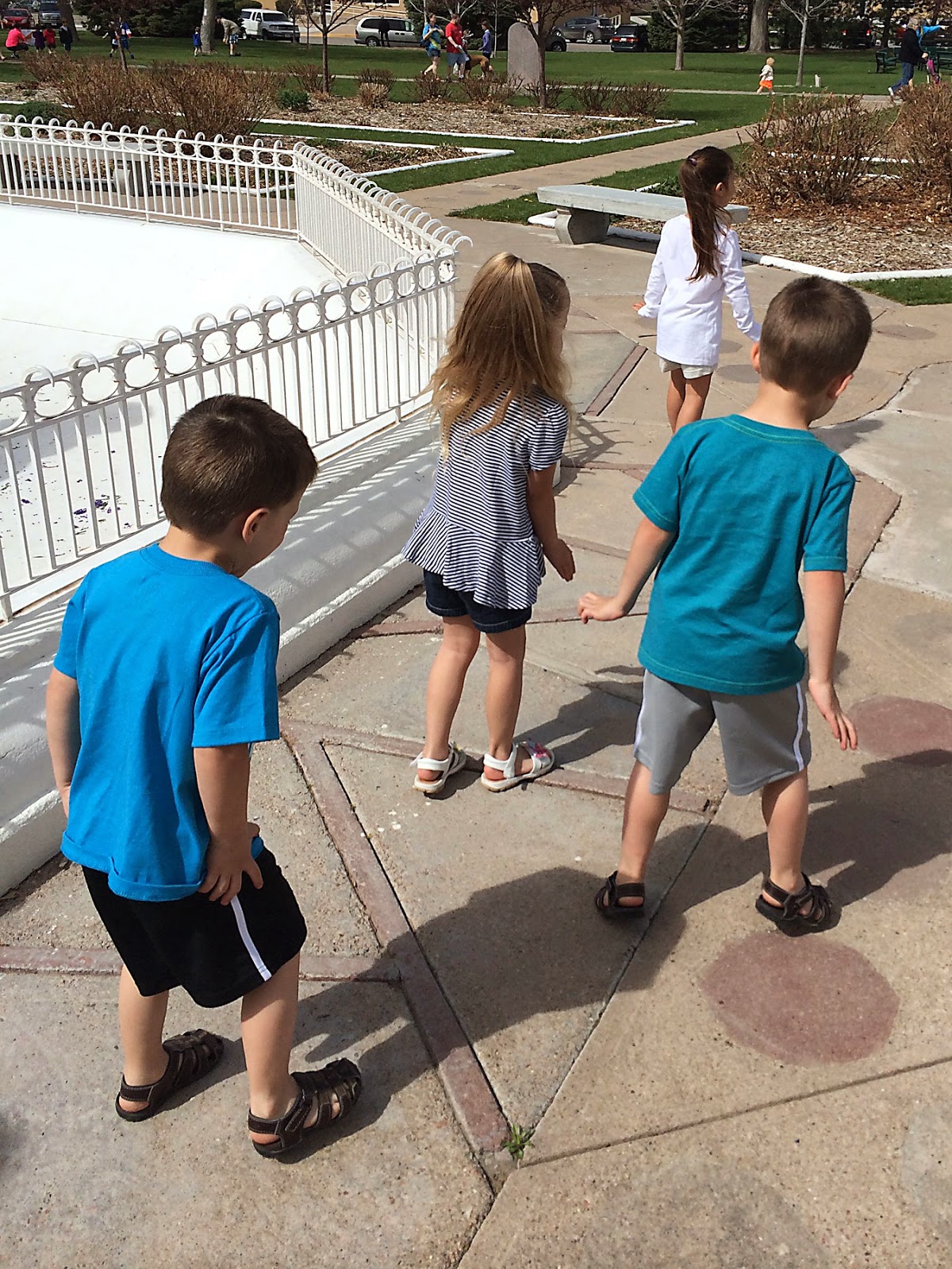 Right There! One, Two, Three!: Story Book Walk