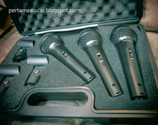 Behringer XM1800S microphone