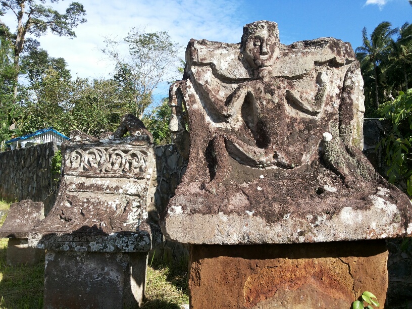Sepasang Sepatu Hidup: Kubur Batu Waruga, Jejak Mahakarya Zaman ...