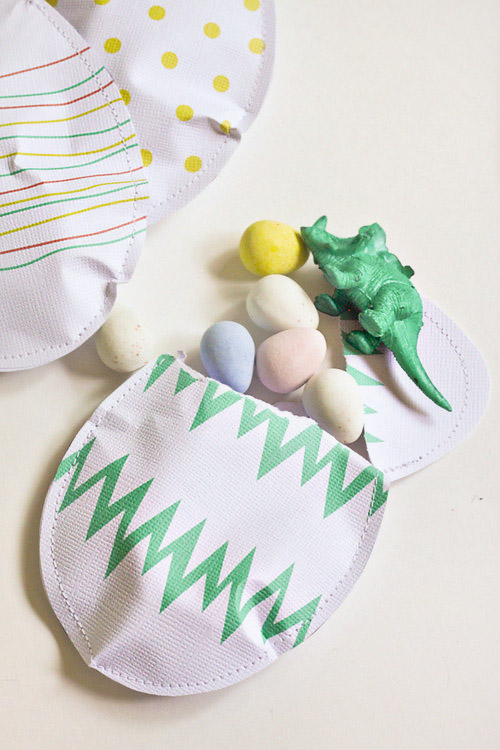 lovesome: paper eggs
