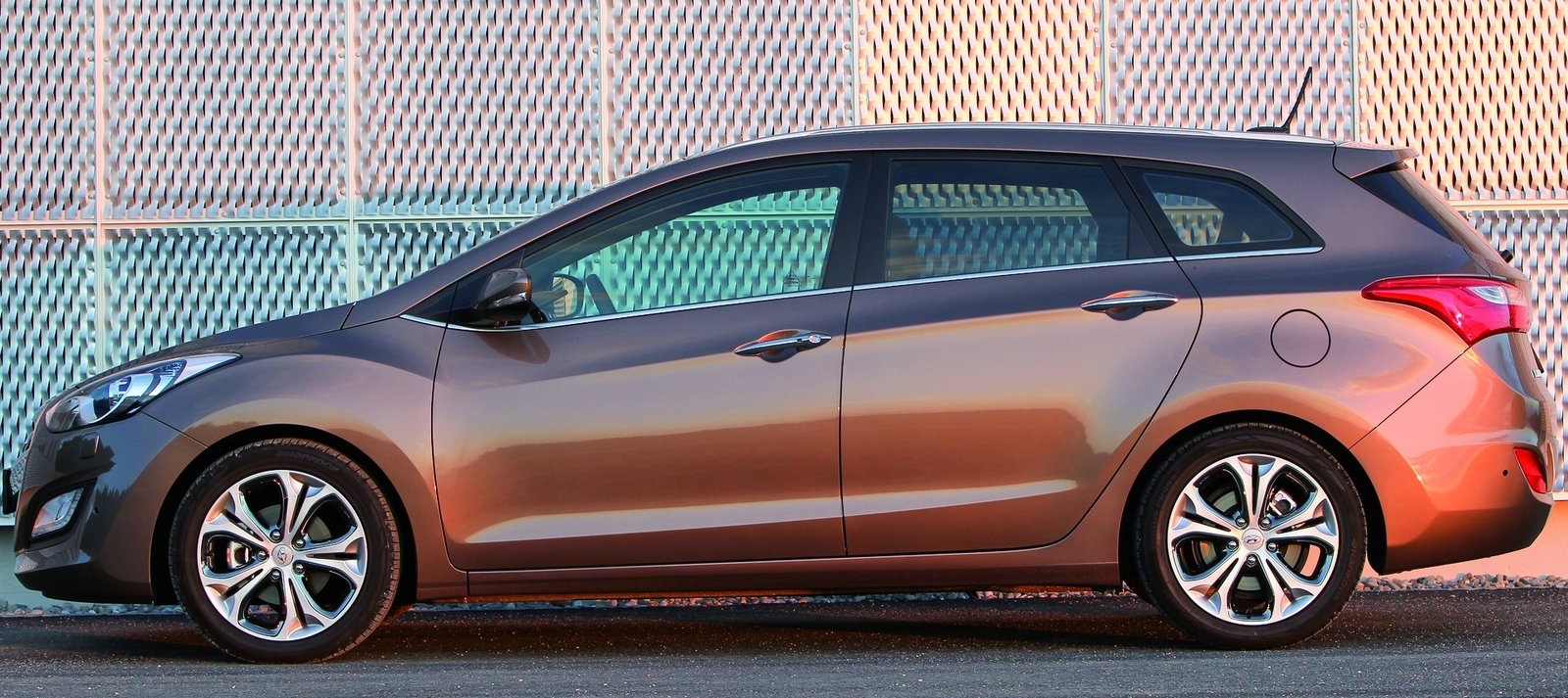 ENSAIO: Hyundai i30 SW 1.6 CRDi Style 128cv - COCKPIT AUTOMÓVEL