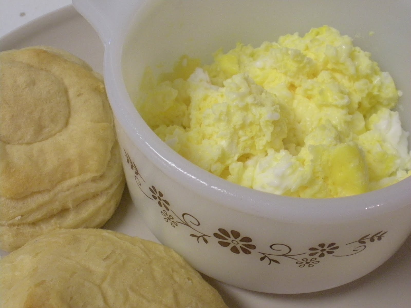 The American Homemaker: Microwaved Scrambled Eggs! For Real!