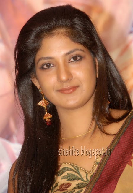 Actress Yagna Shetty Latest Beautiful Stills In Churidar - Cine Gallery