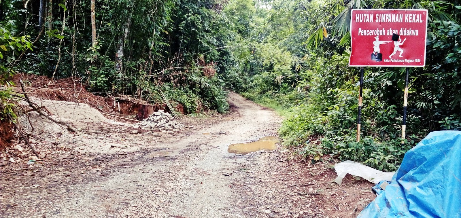 Majestic Literacy: Historical Place-Terowong Komunis Weng
