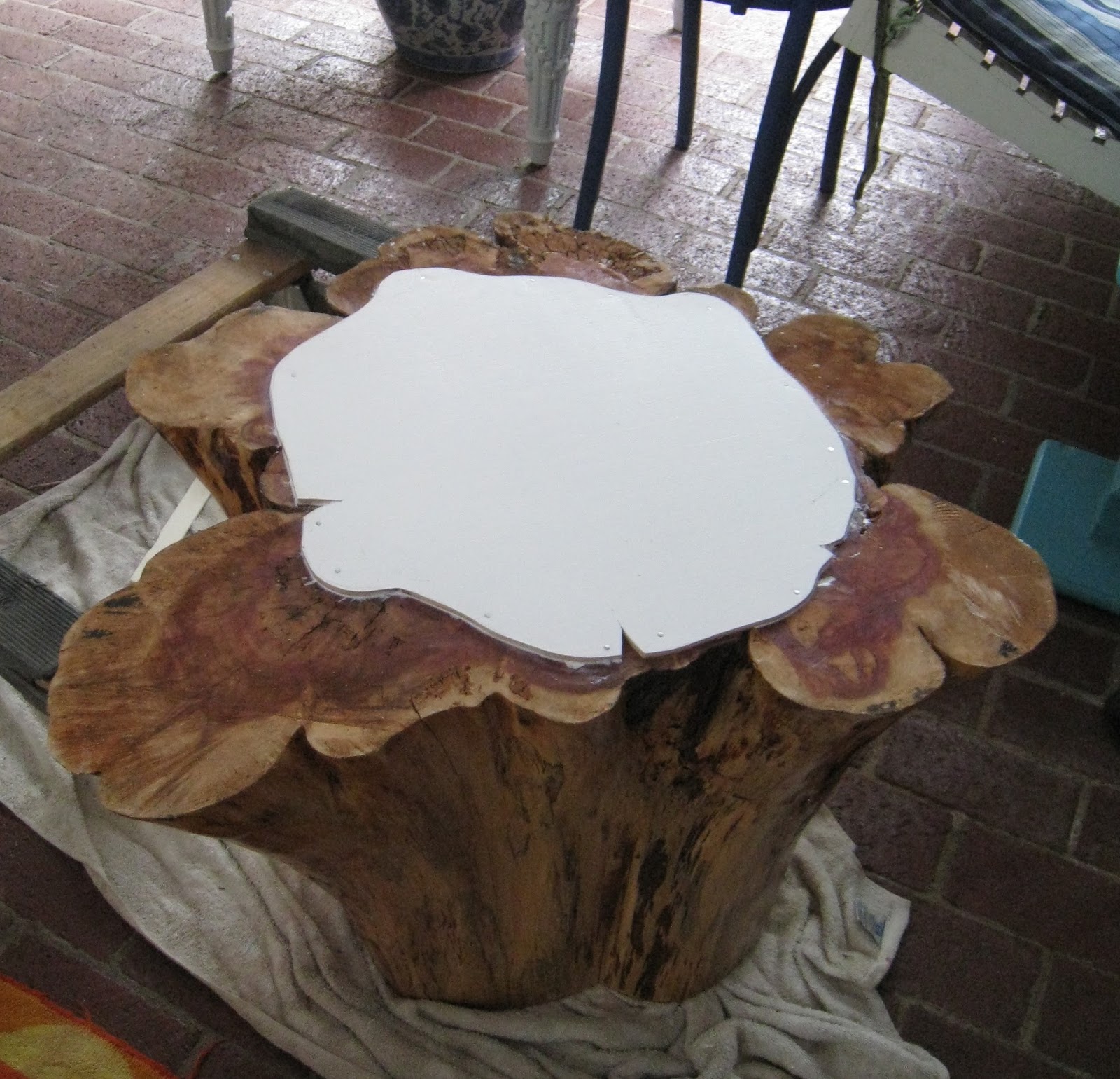 Repurposed For Life: FROM CEDAR STUMP TO COFFEE TABLE