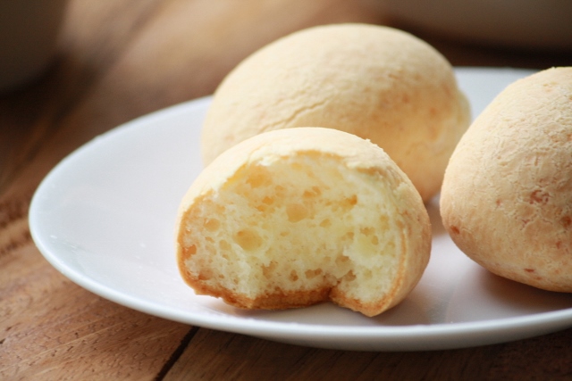 Chipa By The Dozen: Cuñapé al horno / Baked Cuñapé