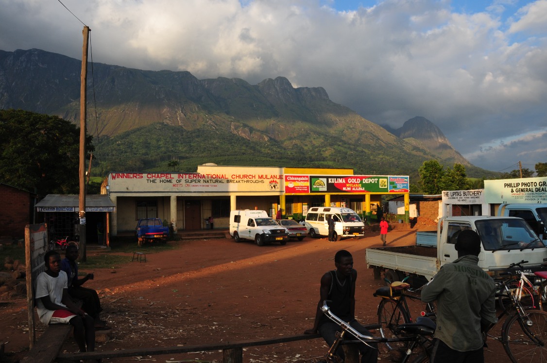 With a backpack through Africa: Mulanje Mountains / Sapitwa Peak (3002m)