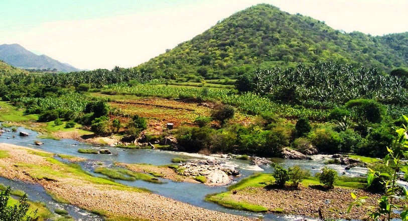 Munnar Holidays: CLASSY CHITHIRAPURAM - SILENT BEAUTY