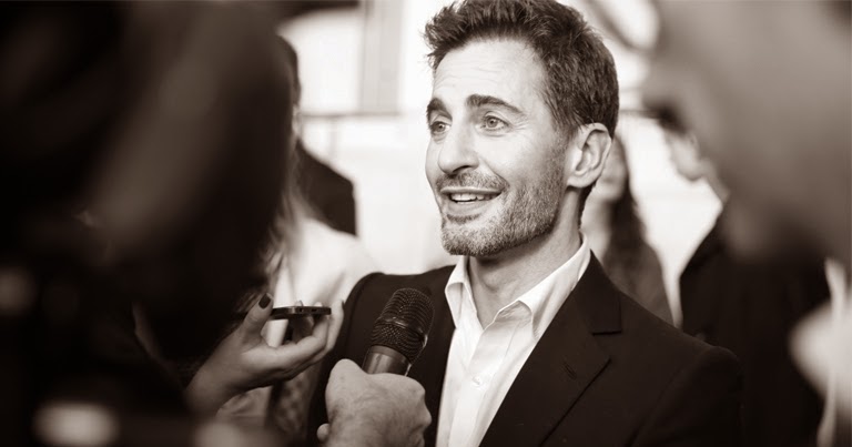 Historia de Marc Jacobs | Historias de Grandes Exitos - Se hicieron ...