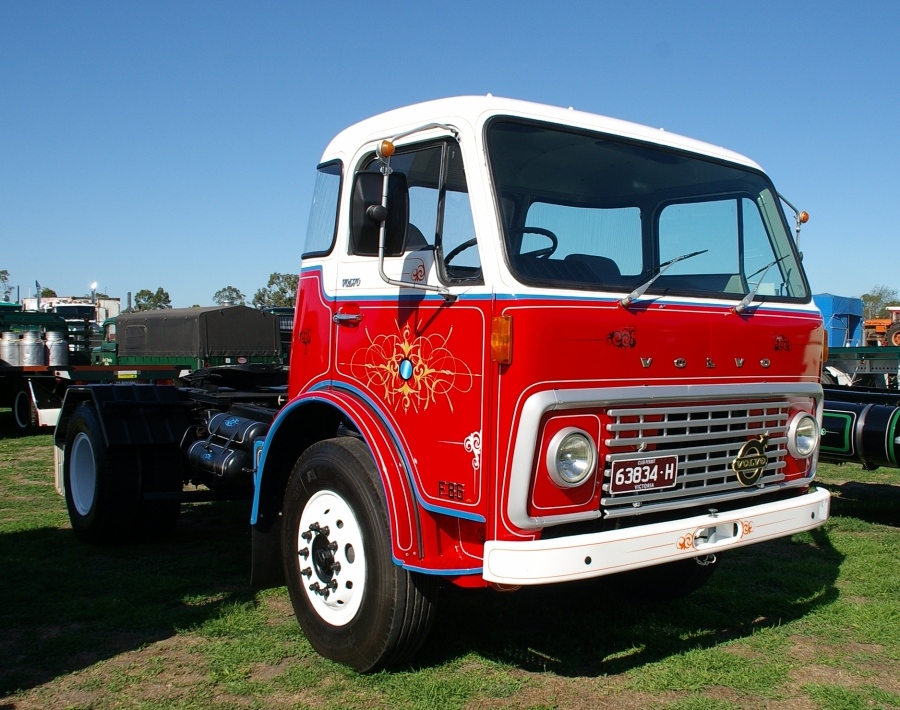 Historic Trucks: Longwarry Heritage Truck Display - European and ...