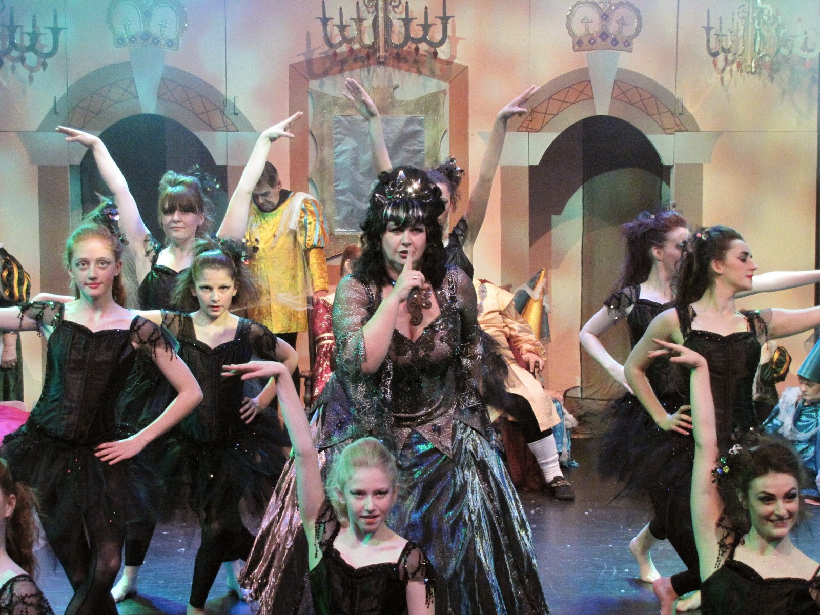 The Wight Strollers: Not Just For Kids: Pantomimes Are For Everyone!