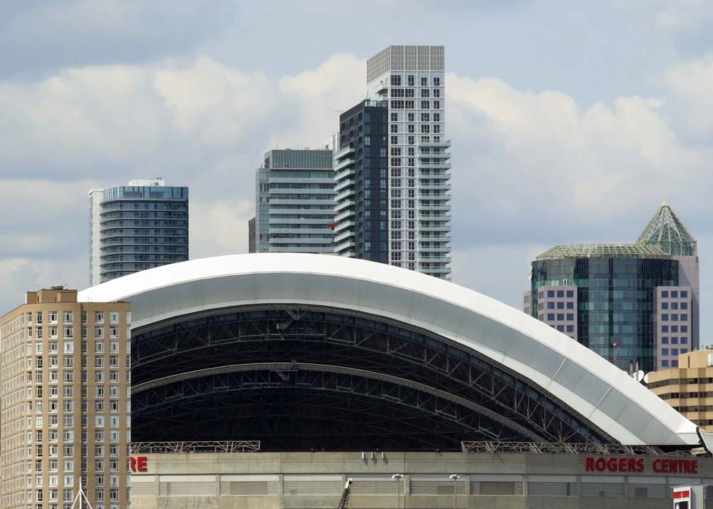 Toronto Grand Prix Tourist - A Toronto Blog: Rogers Centre open roof ...