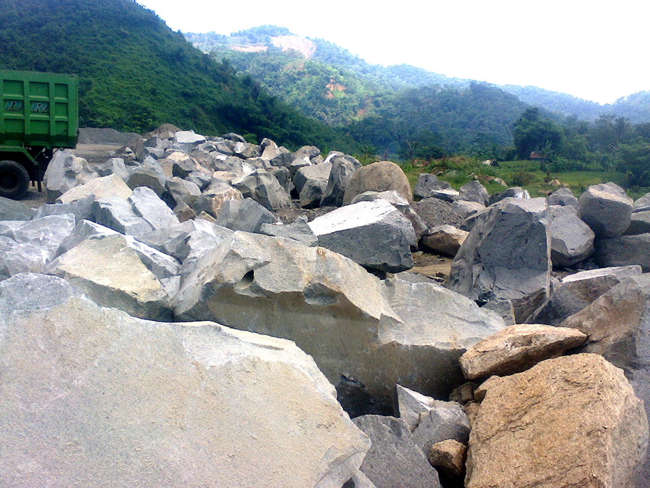 Batu Boulder ~ Jual macam-macam bahan material, batu belah, base couse ...