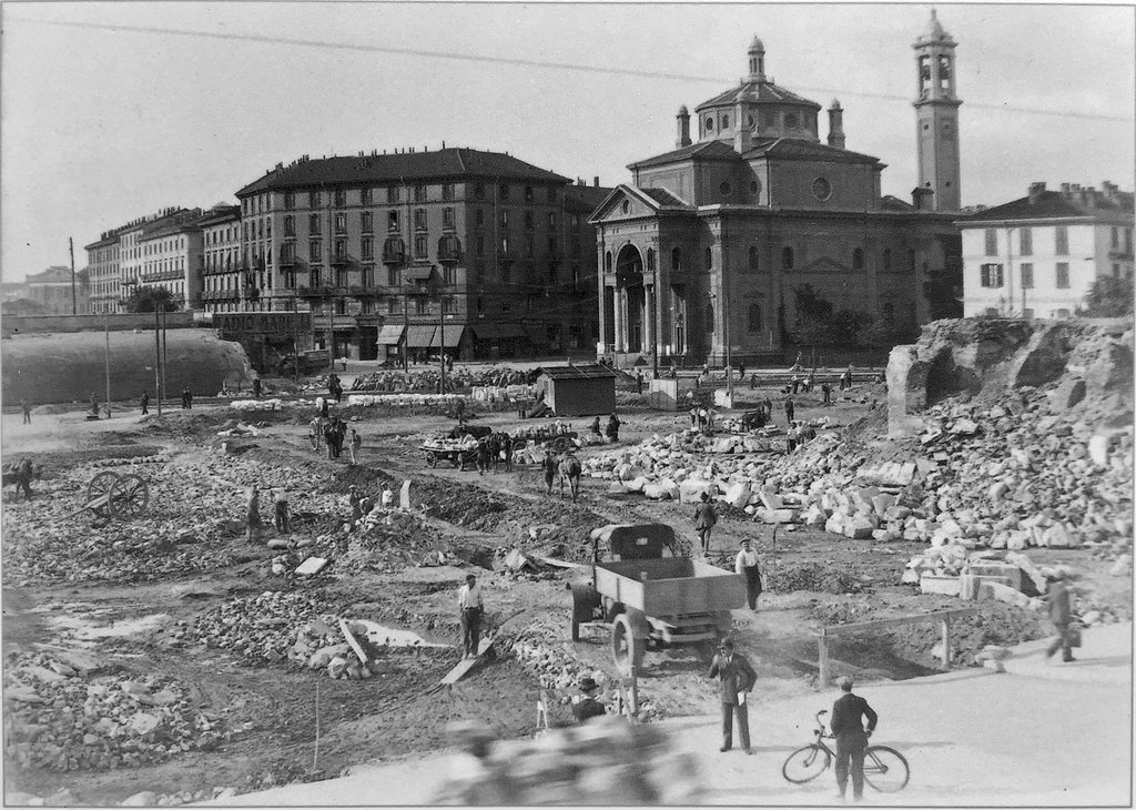 64 Amazing Photos Capture Street Scenes of Milan in the 1930s ~ Vintage ...