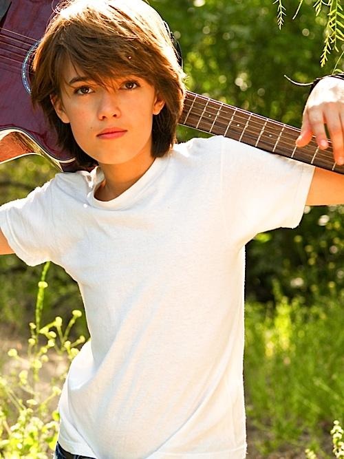 FAMOUS BOYZ 2: Too Young