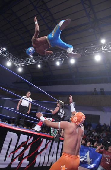 LOS ESPECTACULARES DE LA LUCHA LIBRE: El strong style y lucha extrema ...