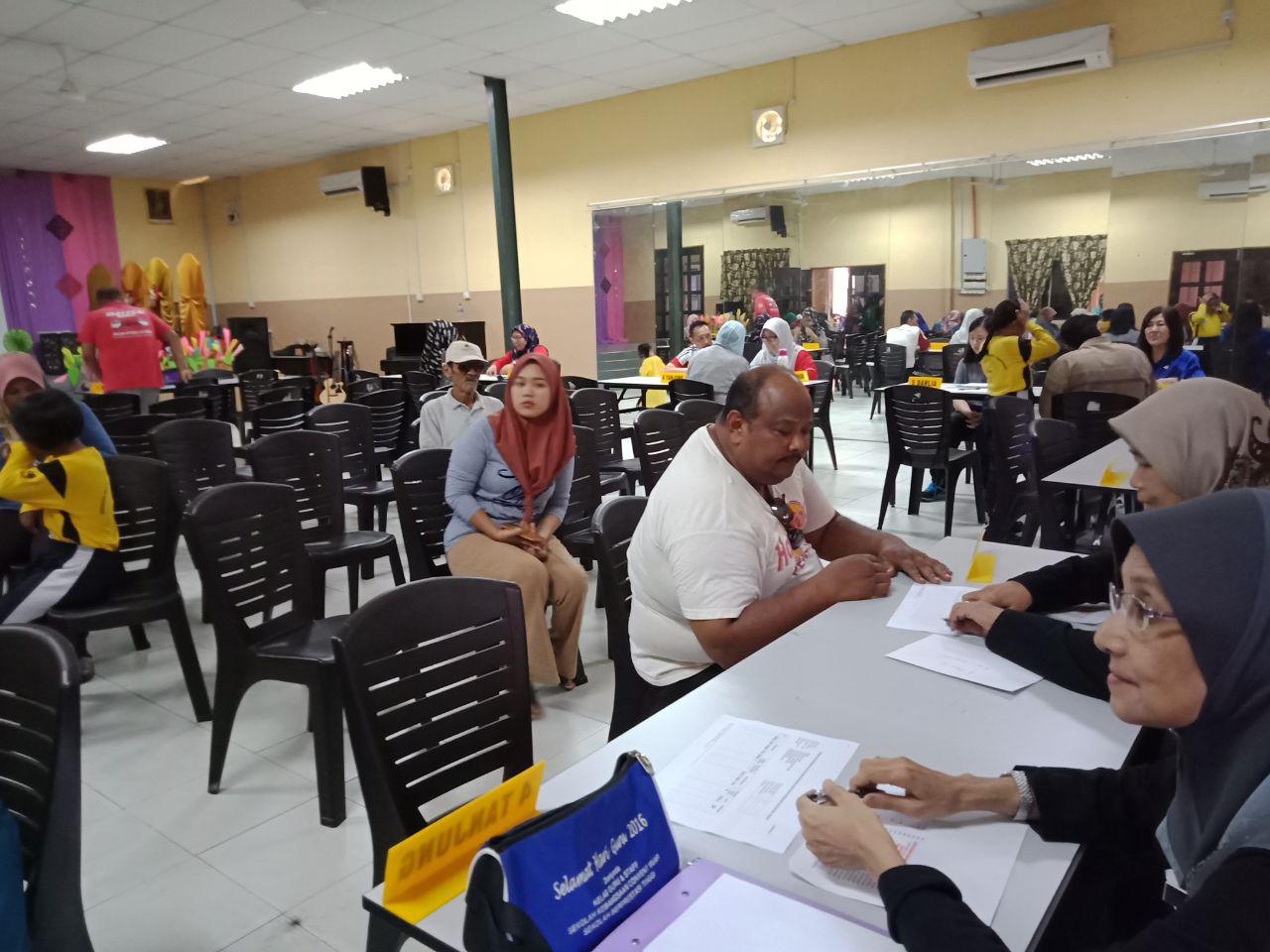 SEKOLAH KEBANGSAAN CONVENT MUAR: PENYERAHAN BANTUAN AWAL PERSEKOLAHAN 2019