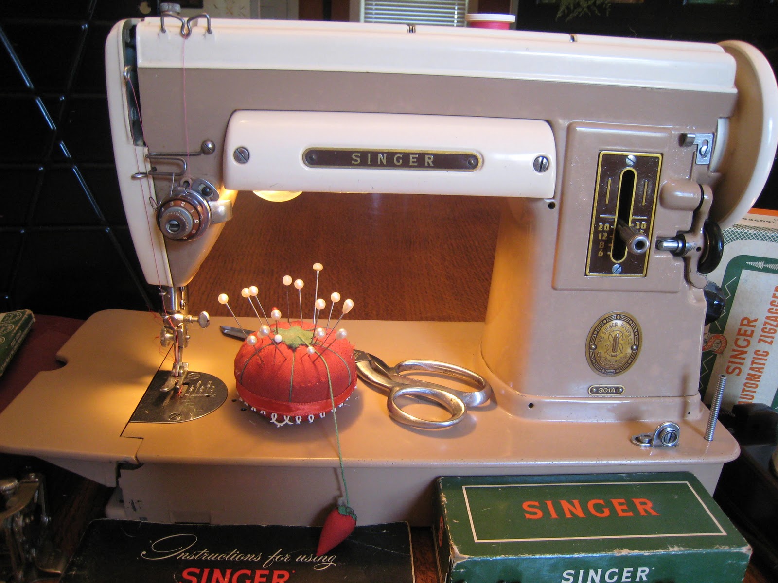 The Vintage Seamstress: Four More Sewing Machines To Play With...