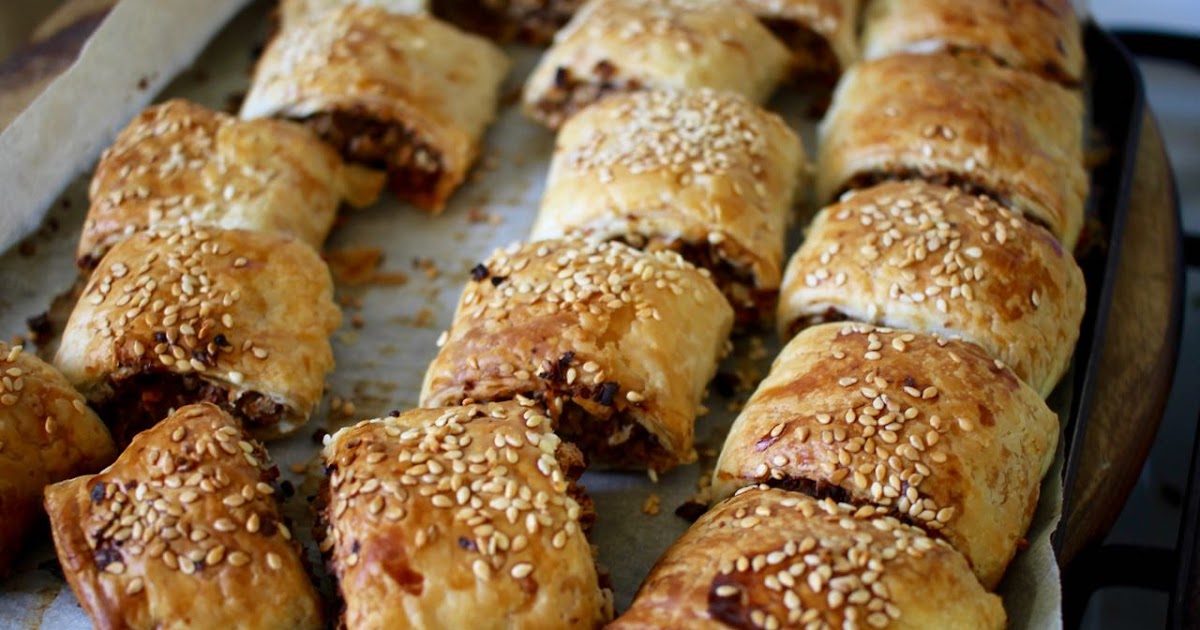 Green Gourmet Giraffe: Vegan sausage rolls - with cauliflower, tofu and ...