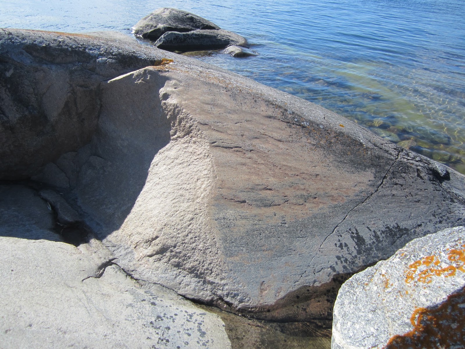 Stonehenge and the Ice Age: Roches moutonnees in the Stockholm Archipelago