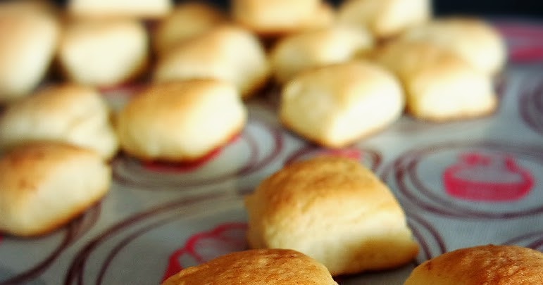 Baking Taitai 烘焙太太: Super addictive Mini Cheese Bread 一口乳酪面包 （中英食谱教程）