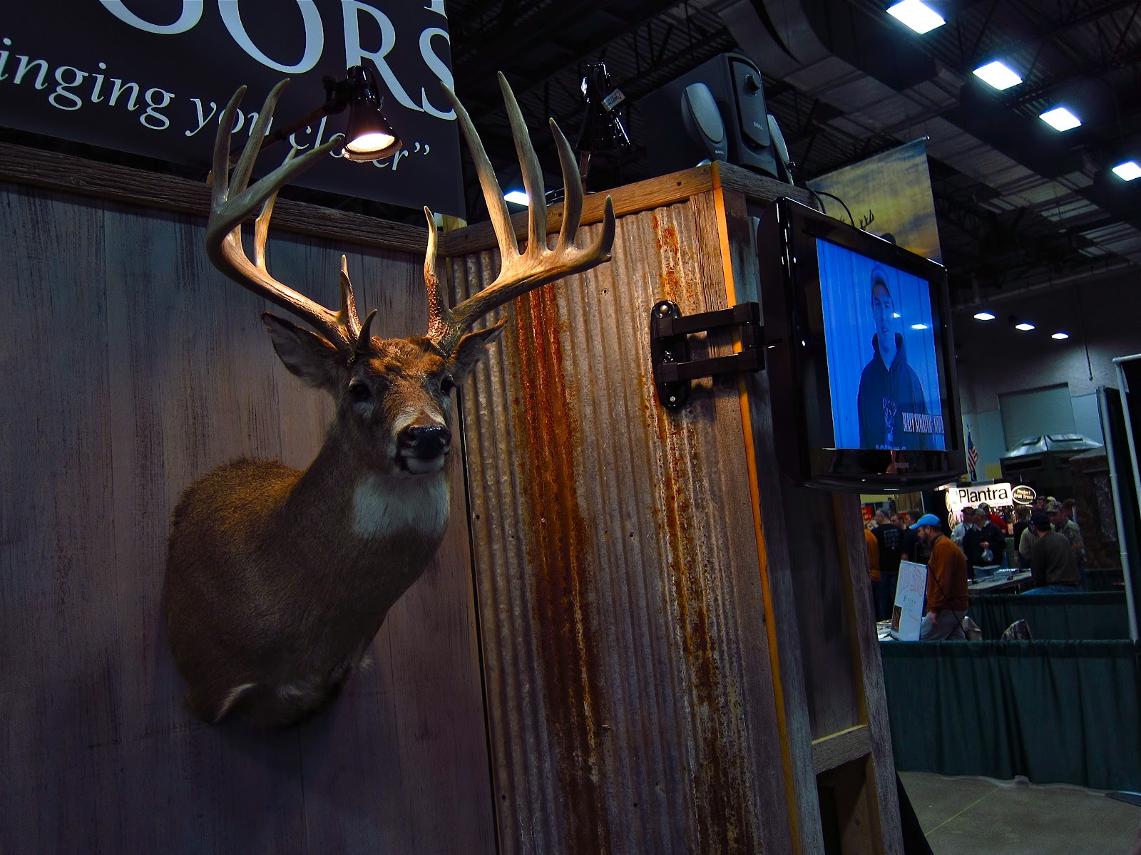 brianBANOWETZ: Design- Iowa Deer Classic Trade Show Booth