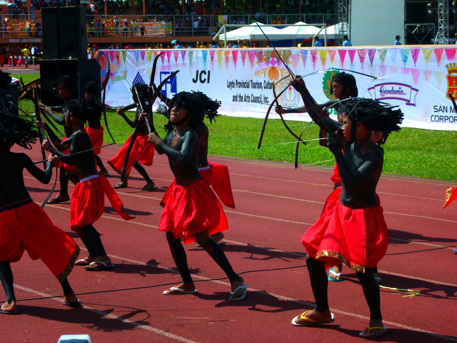 2014 PINTADOS-KASADYAAN FESTIVAL - Lakwatserong Tsinelas