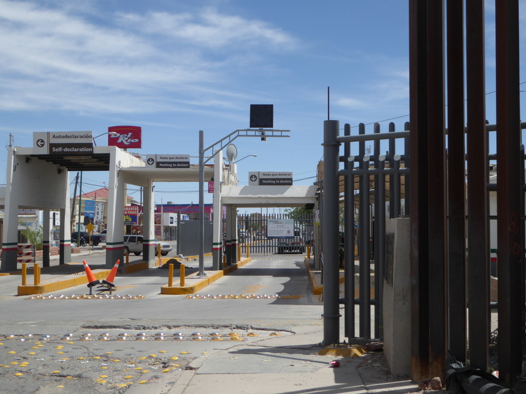 Road Runner: Palomas, Mexico - The Pink Store