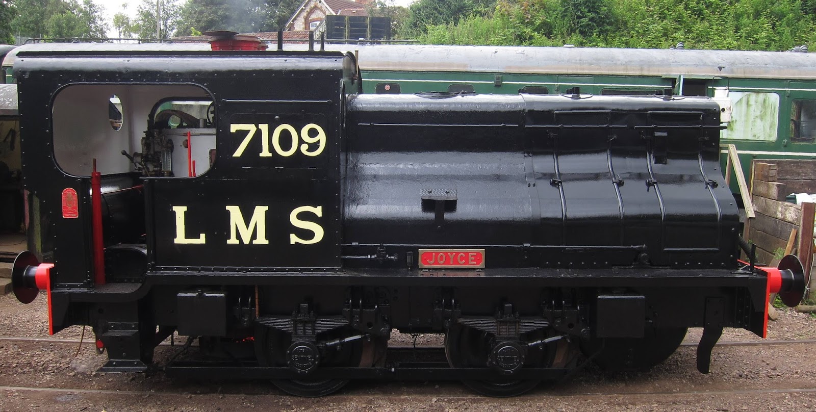 Sentinel Steam Loco 7109: Sentinel 7109 Re-Joyced!