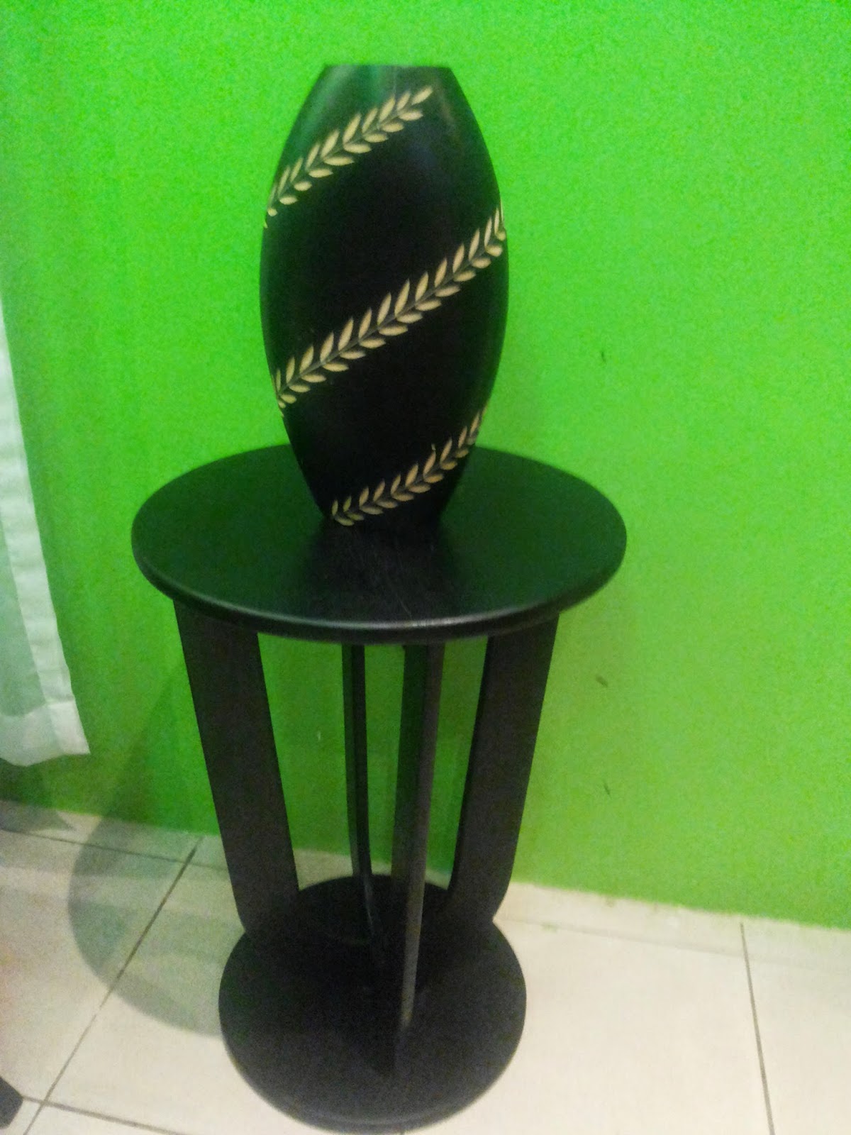 DINNING TABLE YA MNINGA......IMETENGENEZWA NA HOMEZDECO. ... | All ...