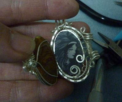 Unusual Wire Wrapped Cabochon Tutorials / The Beading Gem