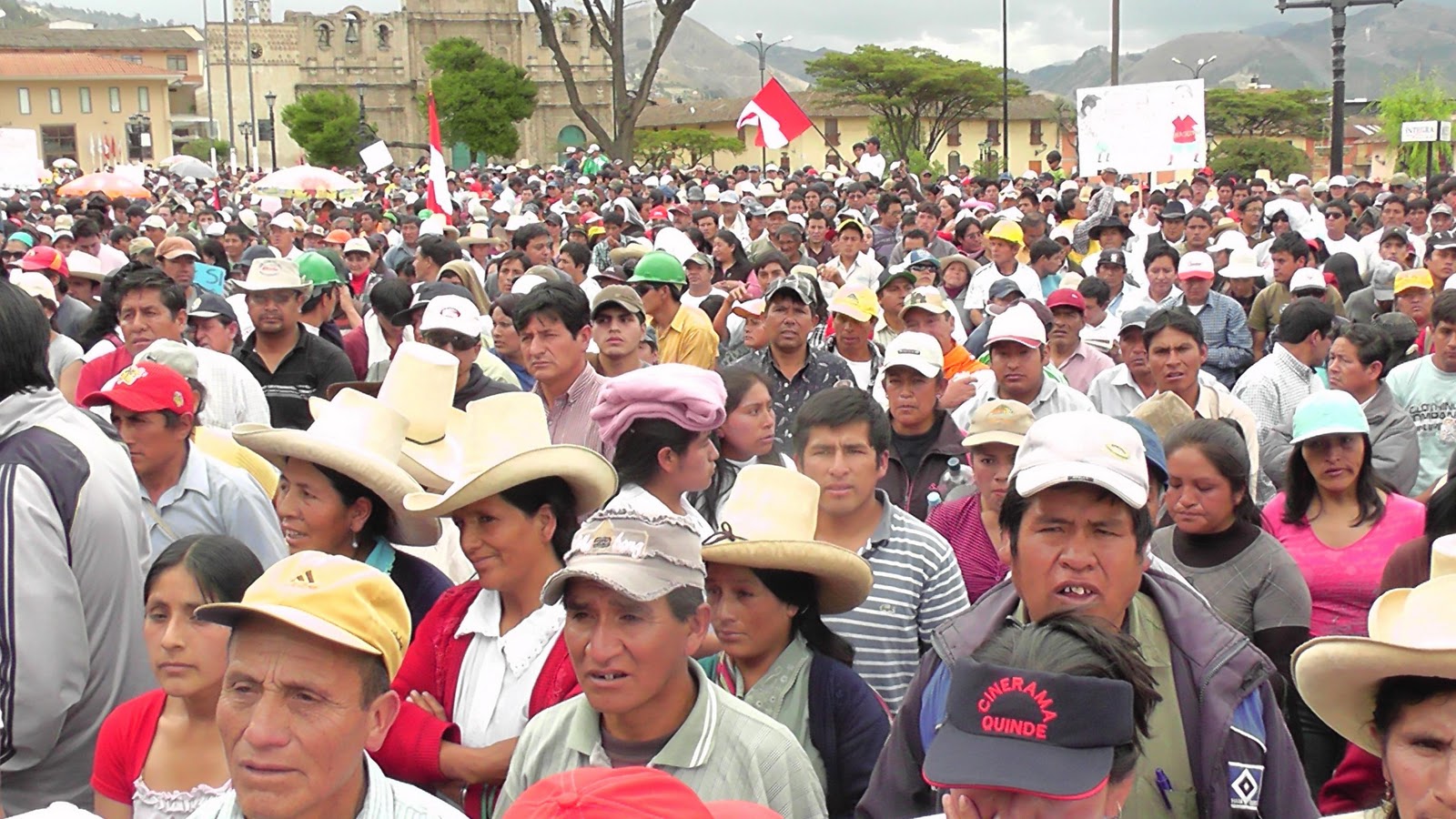 Perú: Contundente rechazo al proyecto Minas Conga de Yanacocha ...