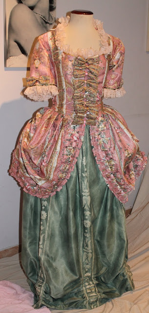 Moda de Época: Moda Barroca ó "Rococó"